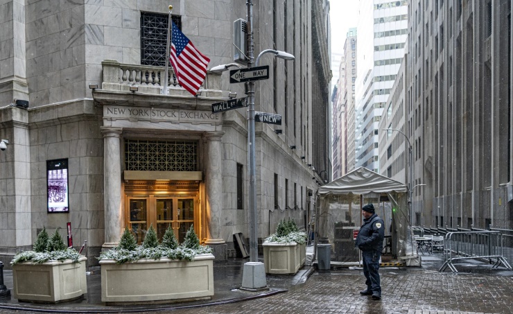 Wall Street hits record high following a 2-year round trip scarred by inflation